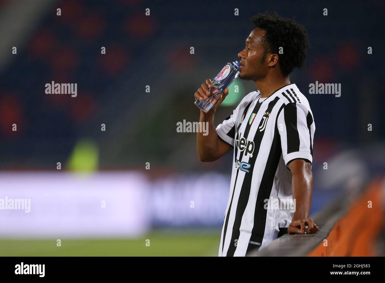 Bologna, Italy, 23rd May 2021. Juan Cuadrado of Juventus drinks water ...