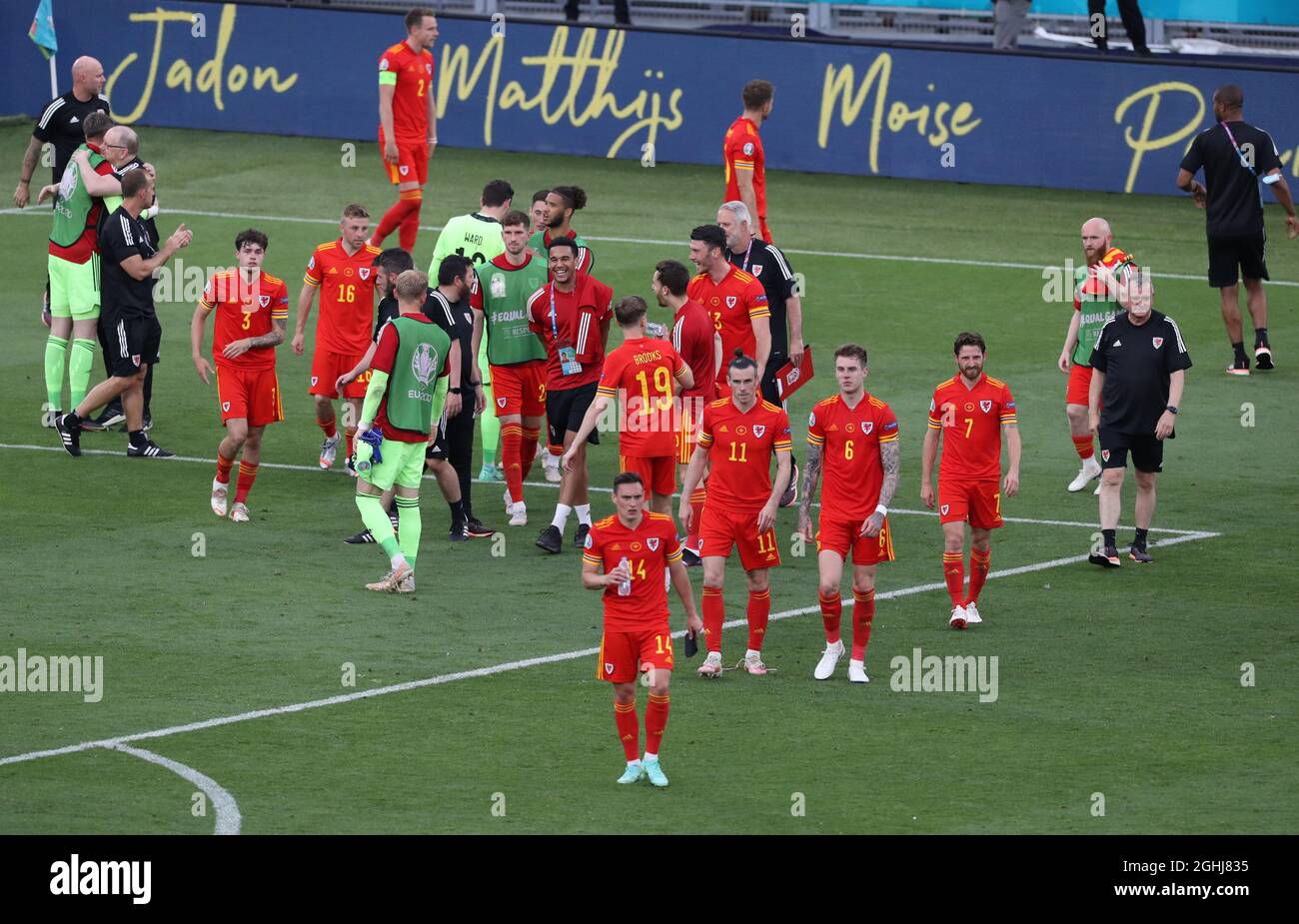 Knockout football hi-res stock photography and images - Alamy