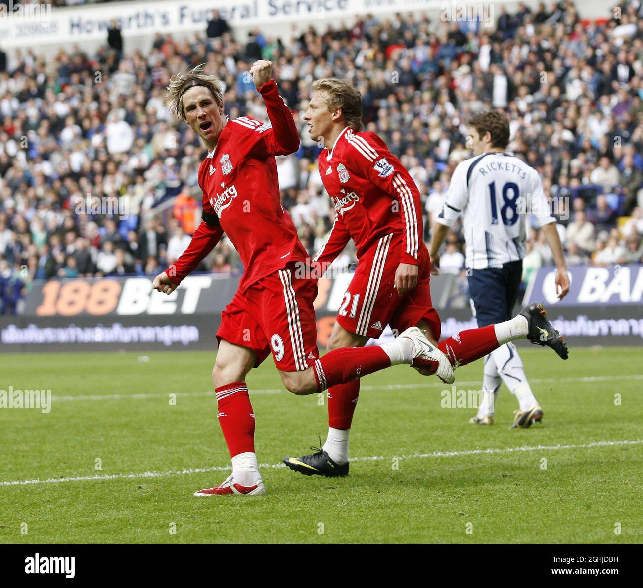 Liverpools fernando torres celebrates goal hi-res stock photography and ...