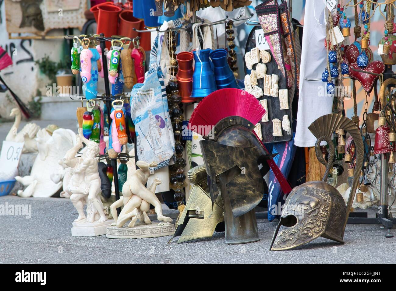 shop with folk art items and souvenirs, in the center of Athens Stock ...