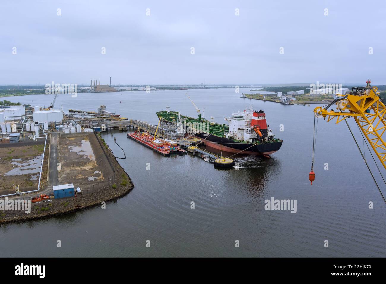 Oil tanker loading crude oil hi-res stock photography and images - Alamy