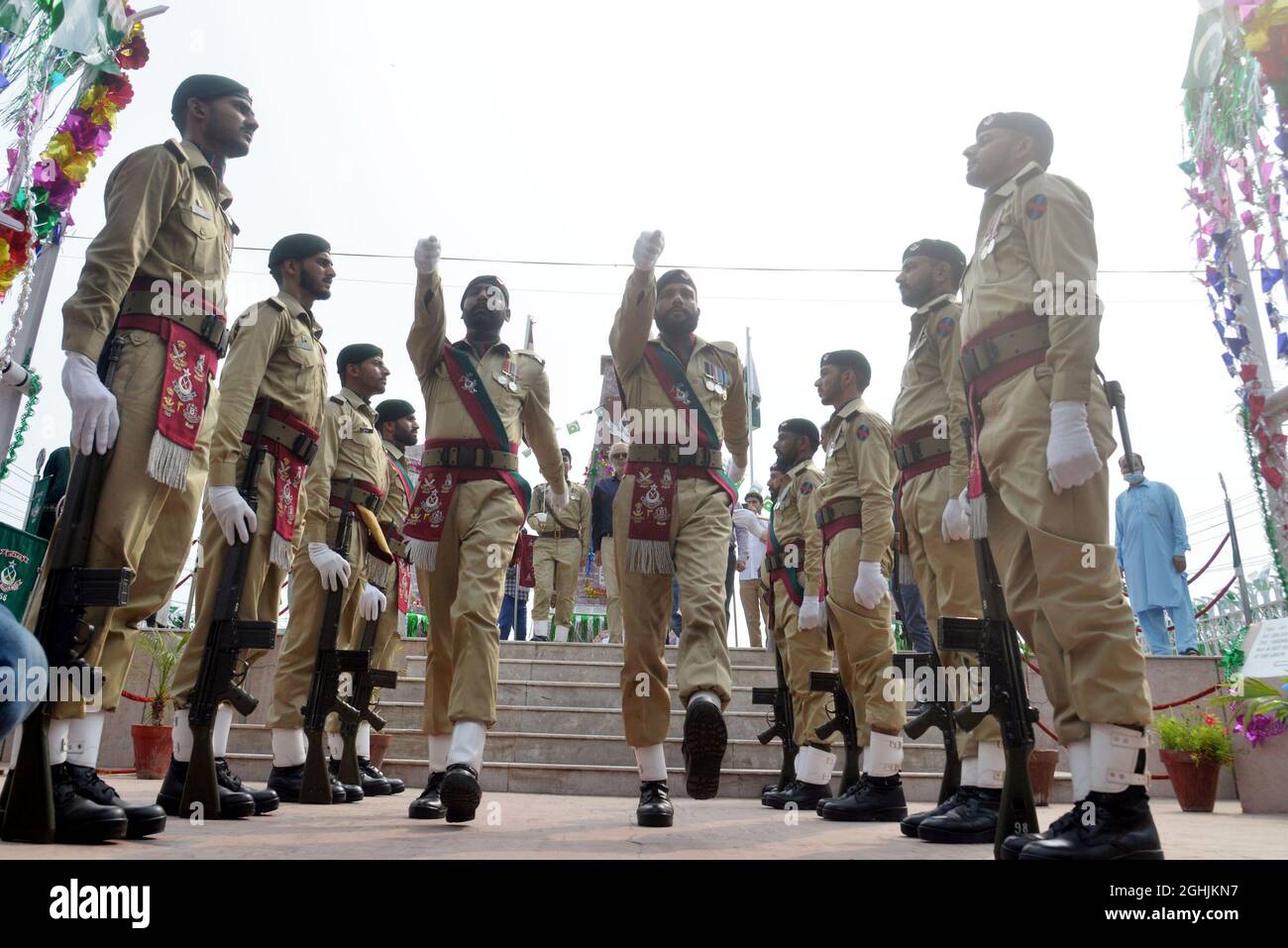 Lahore, Pakistan. 06th Sep, 2021. Pakistan army soldiers, traders and ...