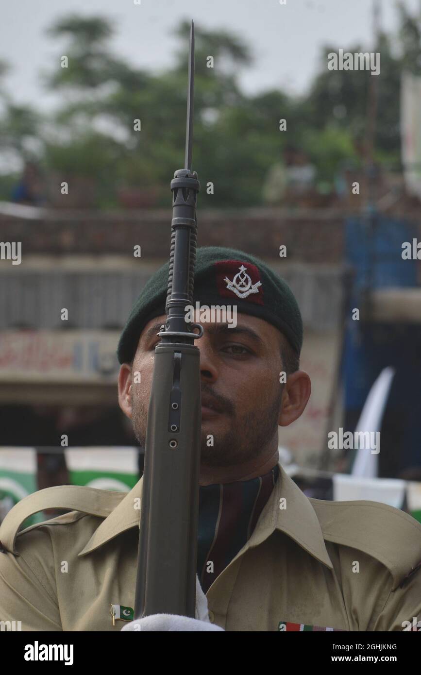 Lahore, Pakistan. 06th Sep, 2021. Pakistan army soldiers, traders and ...