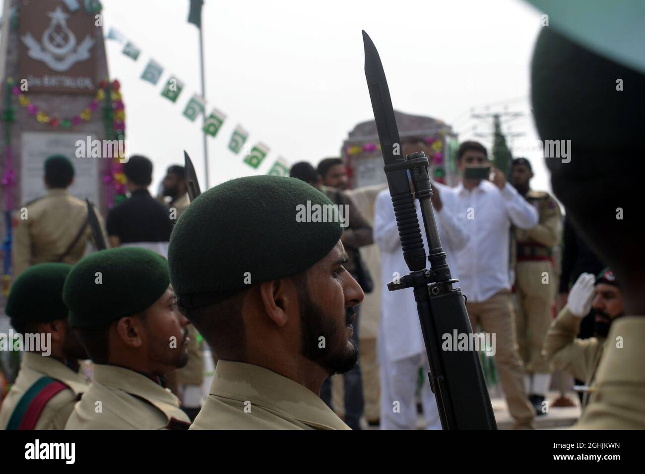 Lahore, Pakistan. 06th Sep, 2021. Pakistan army soldiers, traders and ...