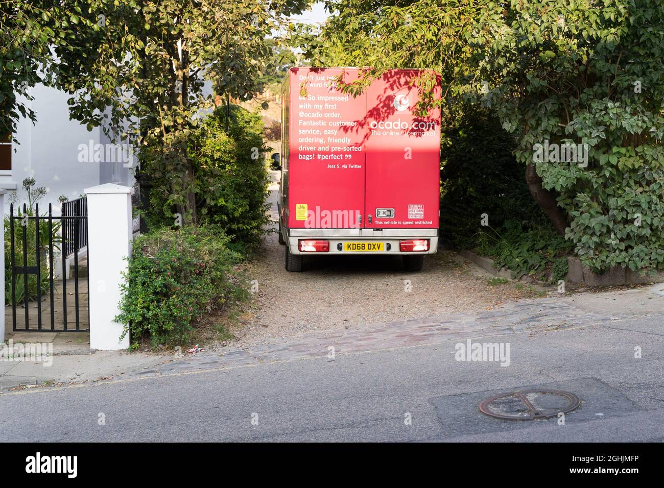 Ocado Com Van High Resolution Stock Photography and Images - Alamy