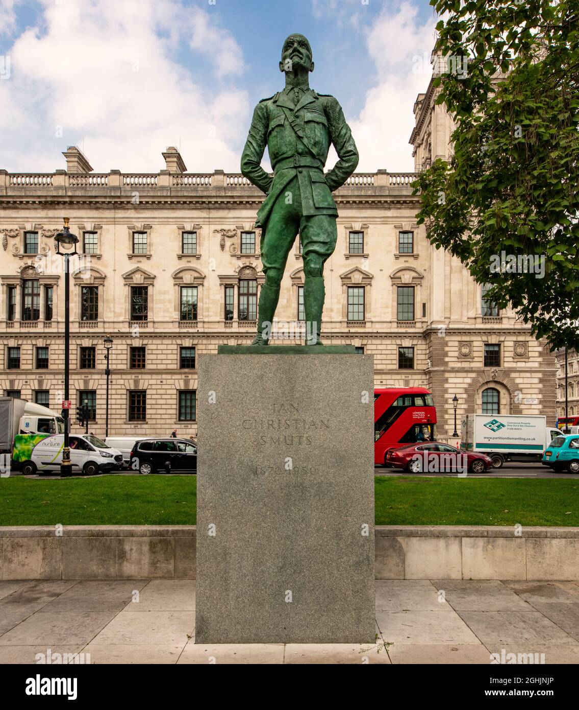 Statue of Jan Smuts, Prime Minister of South Africa in Parliament ...