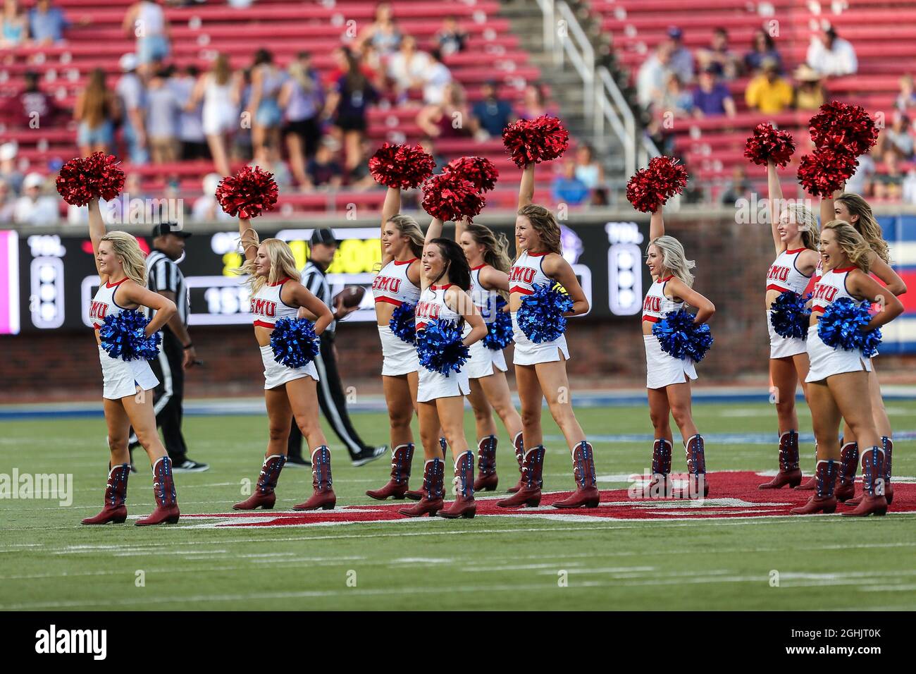 Dallas, Texas, USA. 4th Sep, 2021. SMU Cheerleaders in action during ...