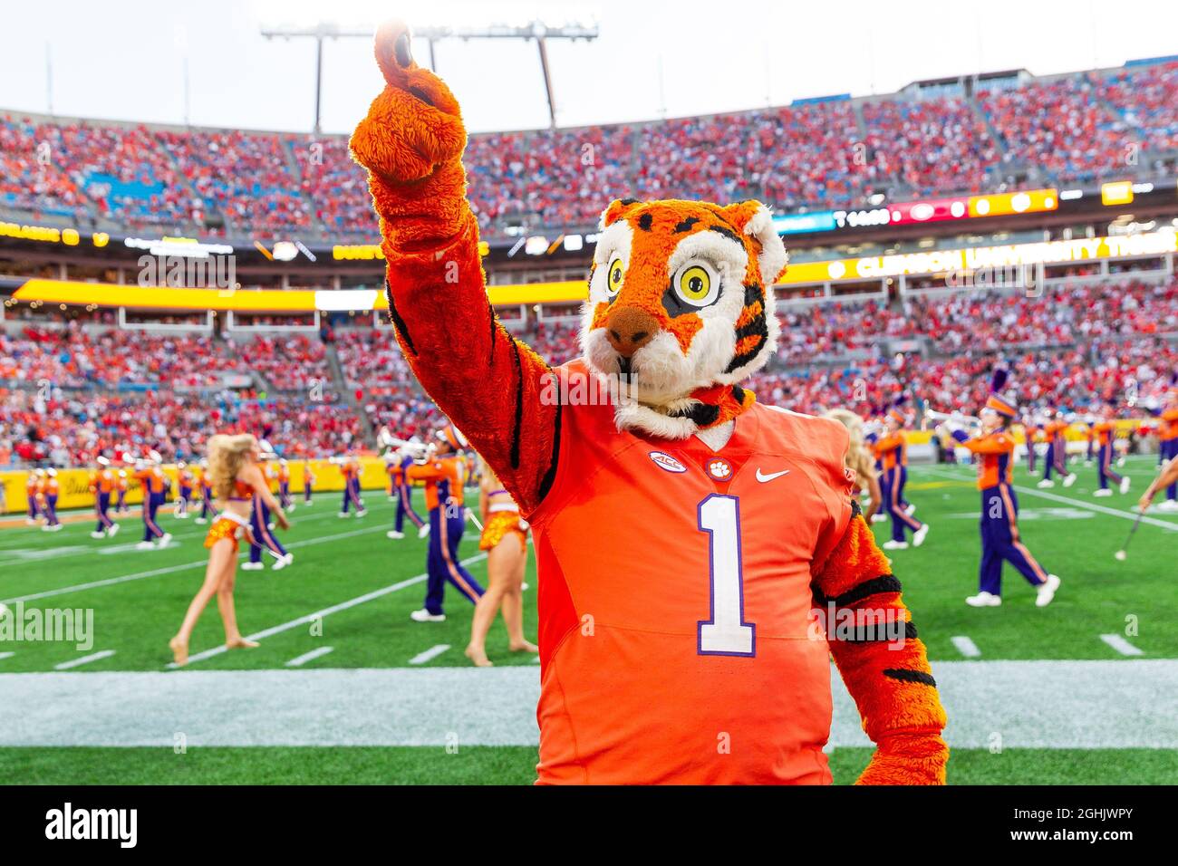 Charlotte, NC, USA. 4th Sep, 2021. Clemson Tigers mascot The Tiger ...