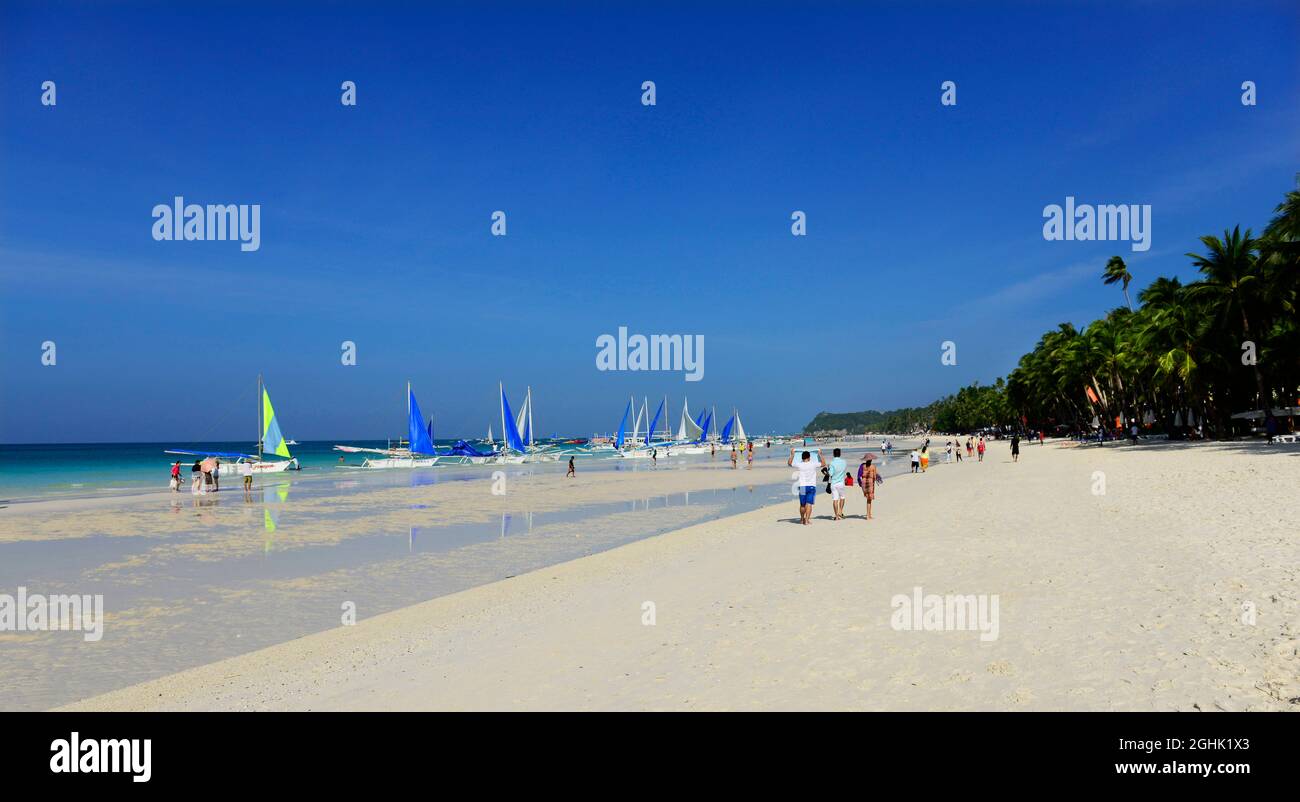 The beautiful Bulabog Beach in Boracay, The Philippines Stock Photo - Alamy