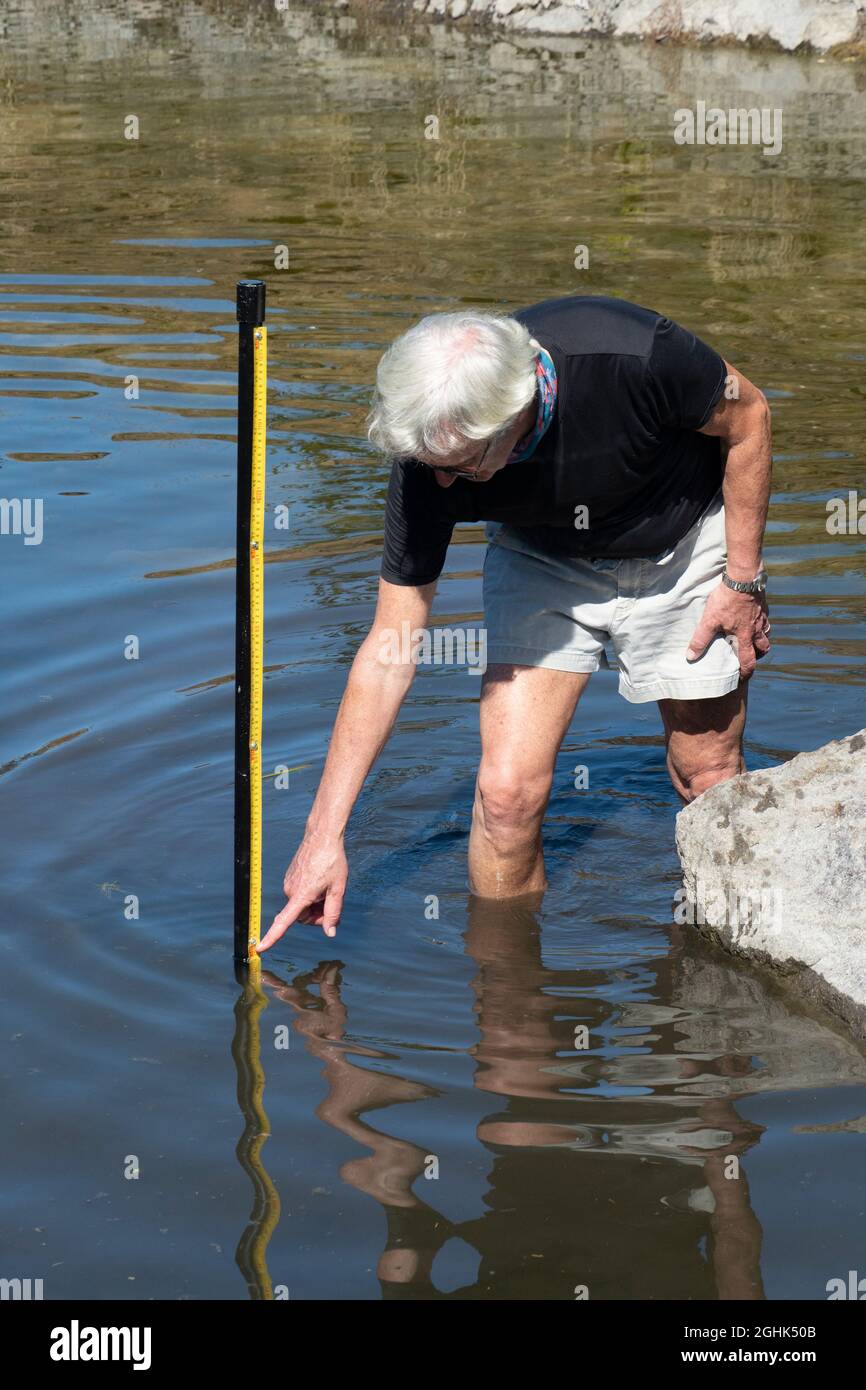 Measuring scale water level scale hi-res stock photography and images ...