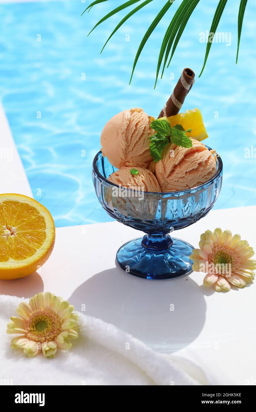 Soft summer fruit topping hi-res stock photography and images - Alamy