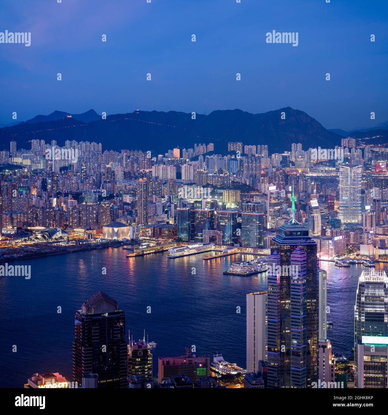Skycrasper hi-res stock photography and images - Alamy