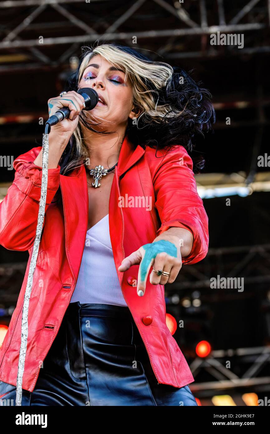 Danielle mctaggart hi-res stock photography and images - Alamy