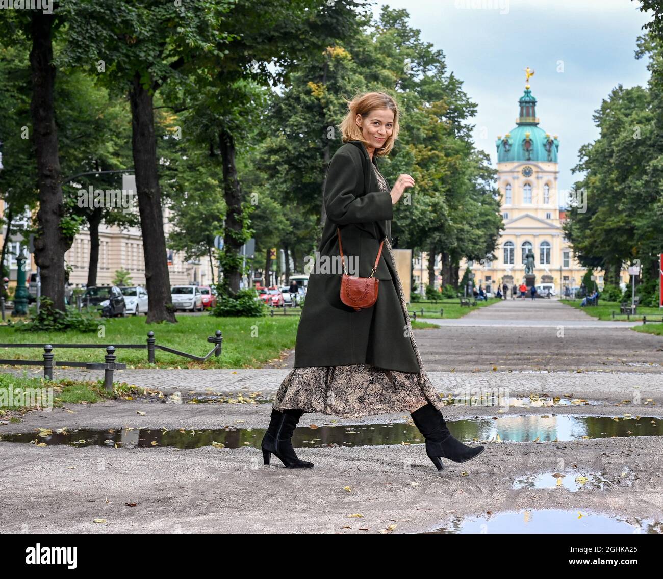 Berlin, Germany. 31st Aug, 2021. Actress Jessica Ginkel on a walk ...