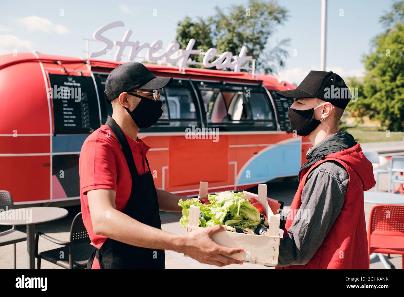Employee men man adult mask hi-res stock photography and images - Alamy