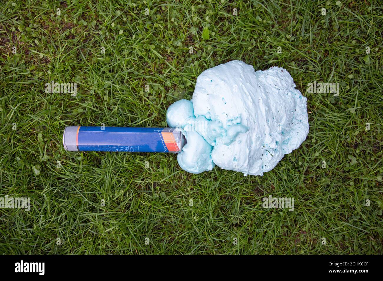 Polyurethane mounting foam packaging tube hi-res stock photography and ...