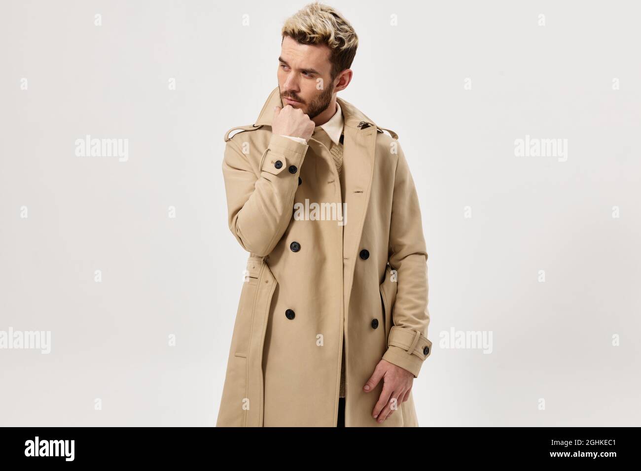 Beige cropped jacket hi-res stock photography and images - Alamy
