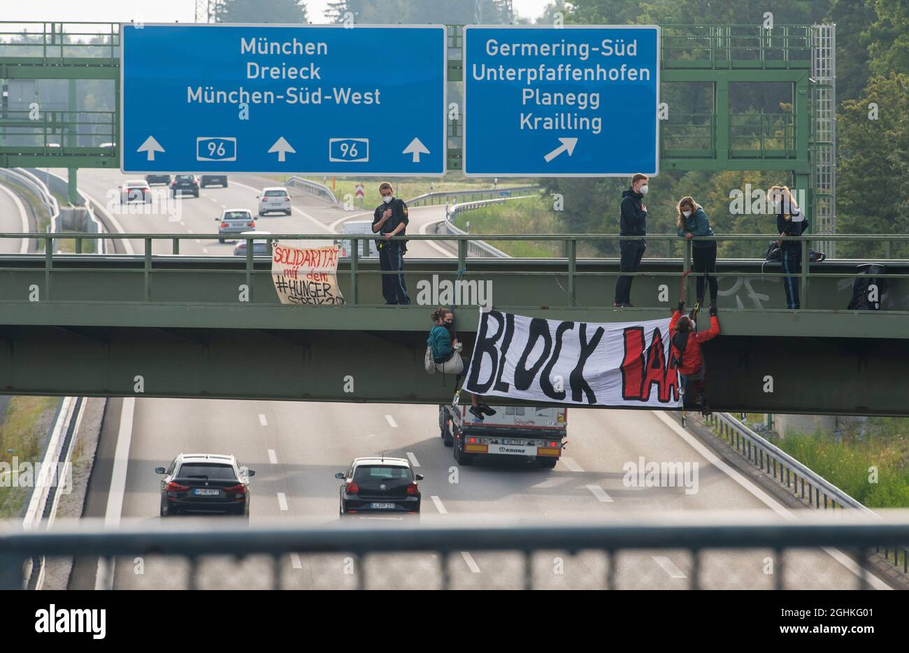 Car take over motorway hi-res stock photography and images - Alamy