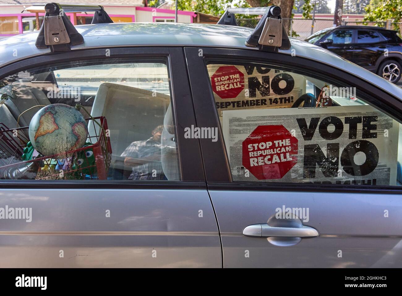 Recall election hi-res stock photography and images - Alamy