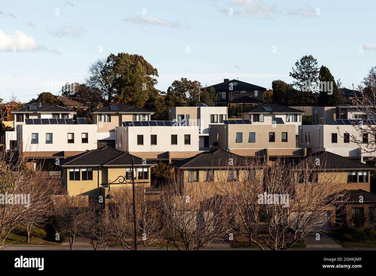 Suburban houses pattern in modern housing estate Stock Photo - Alamy