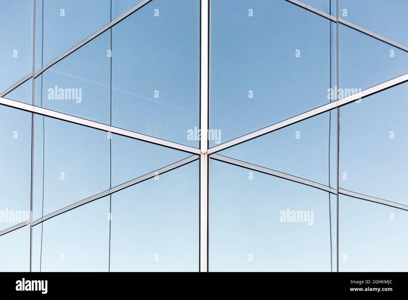 Glass building triangle reflection hi-res stock photography and images ...