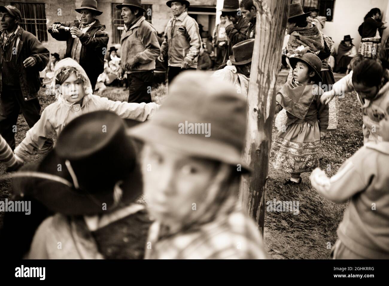 Dancing around the tree hi-res stock photography and images - Alamy