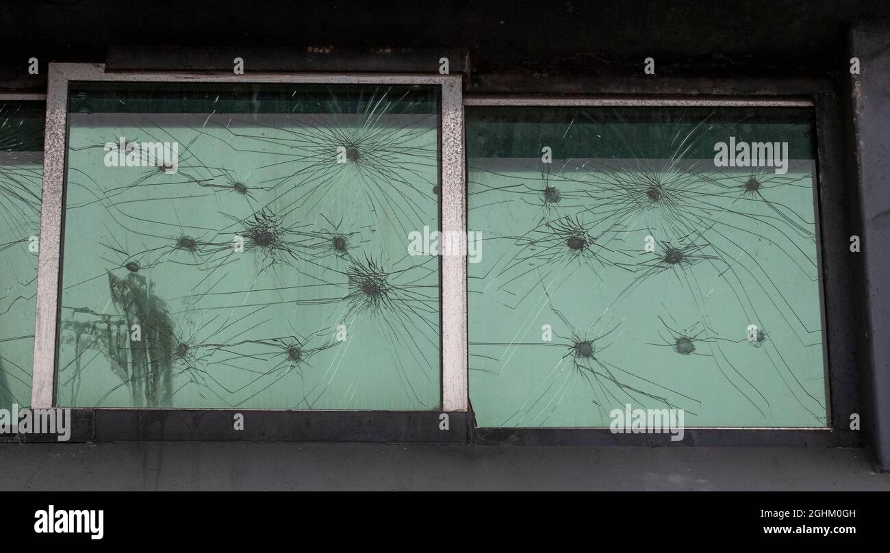 Former psni station hi-res stock photography and images - Alamy