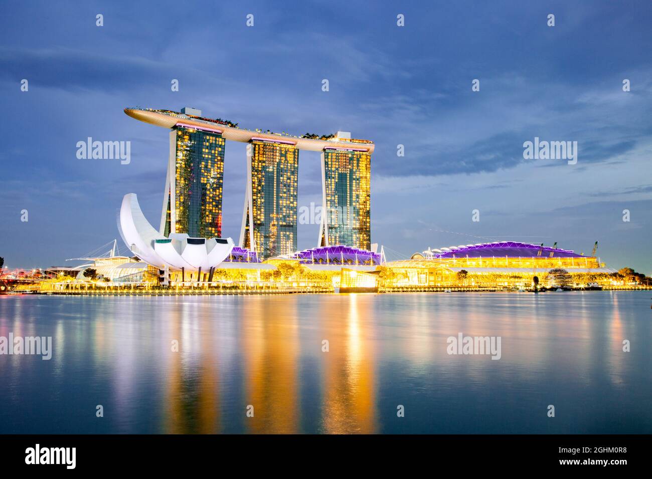 SINGAPORE, SINGAPORE - MARCH 2019: Skyline of Singapore Marina Bay at ...