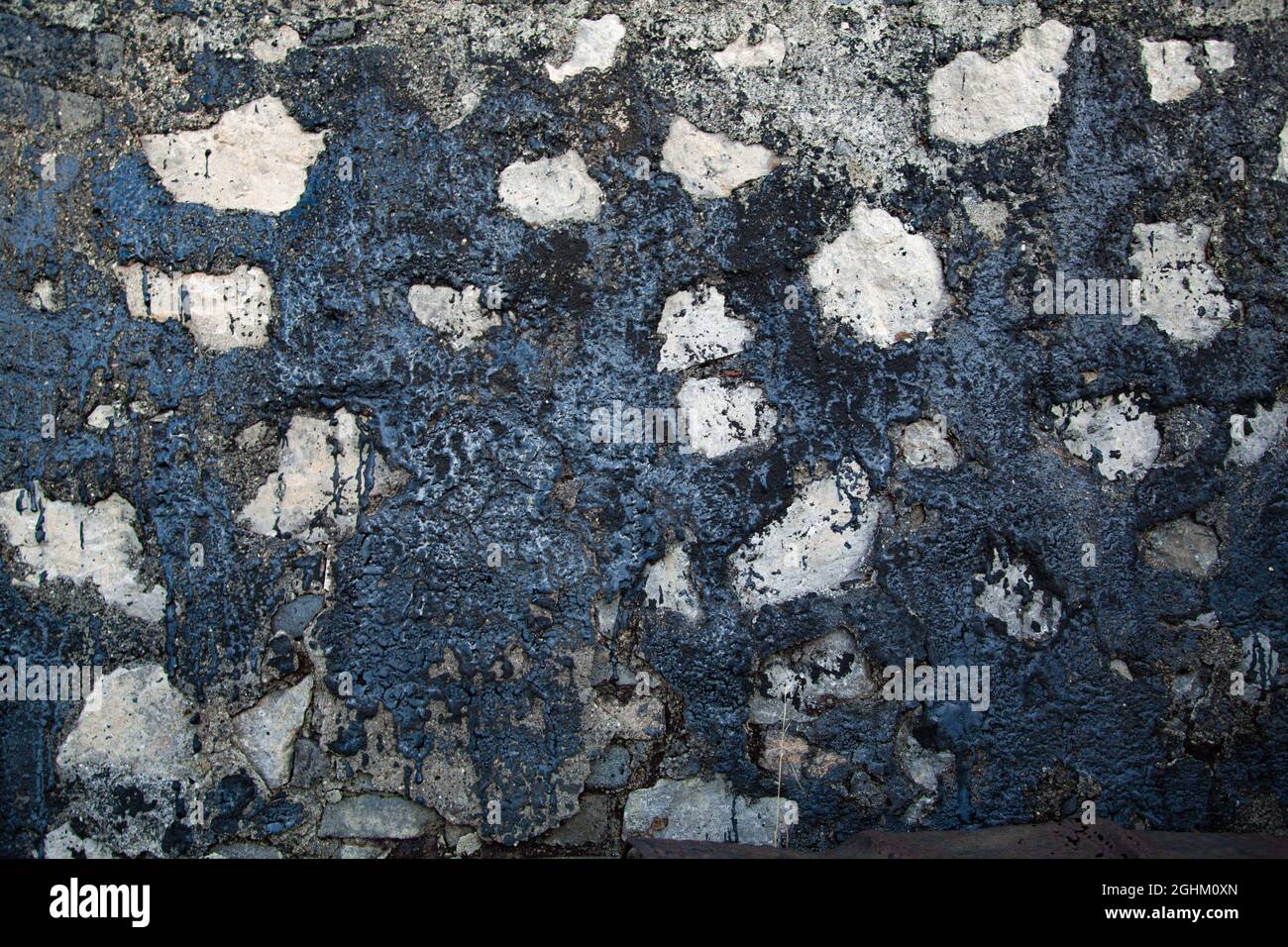 Black tarred brick hi-res stock photography and images - Alamy