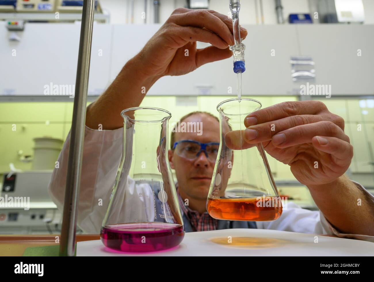 07 September 2021, Saxony, Freiberg: Alexander Nickol, research ...