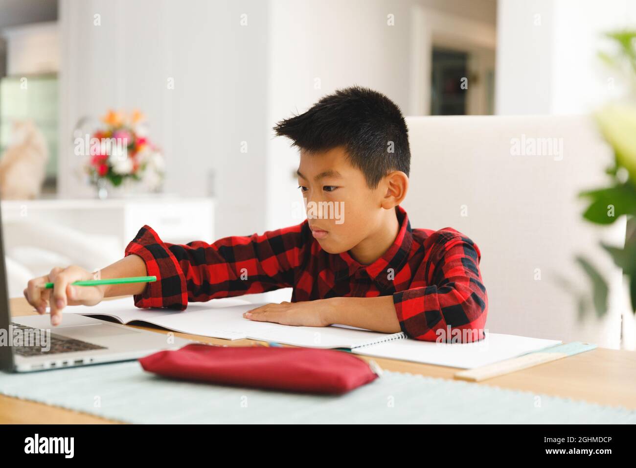 Boy table work hi-res stock photography and images - Alamy
