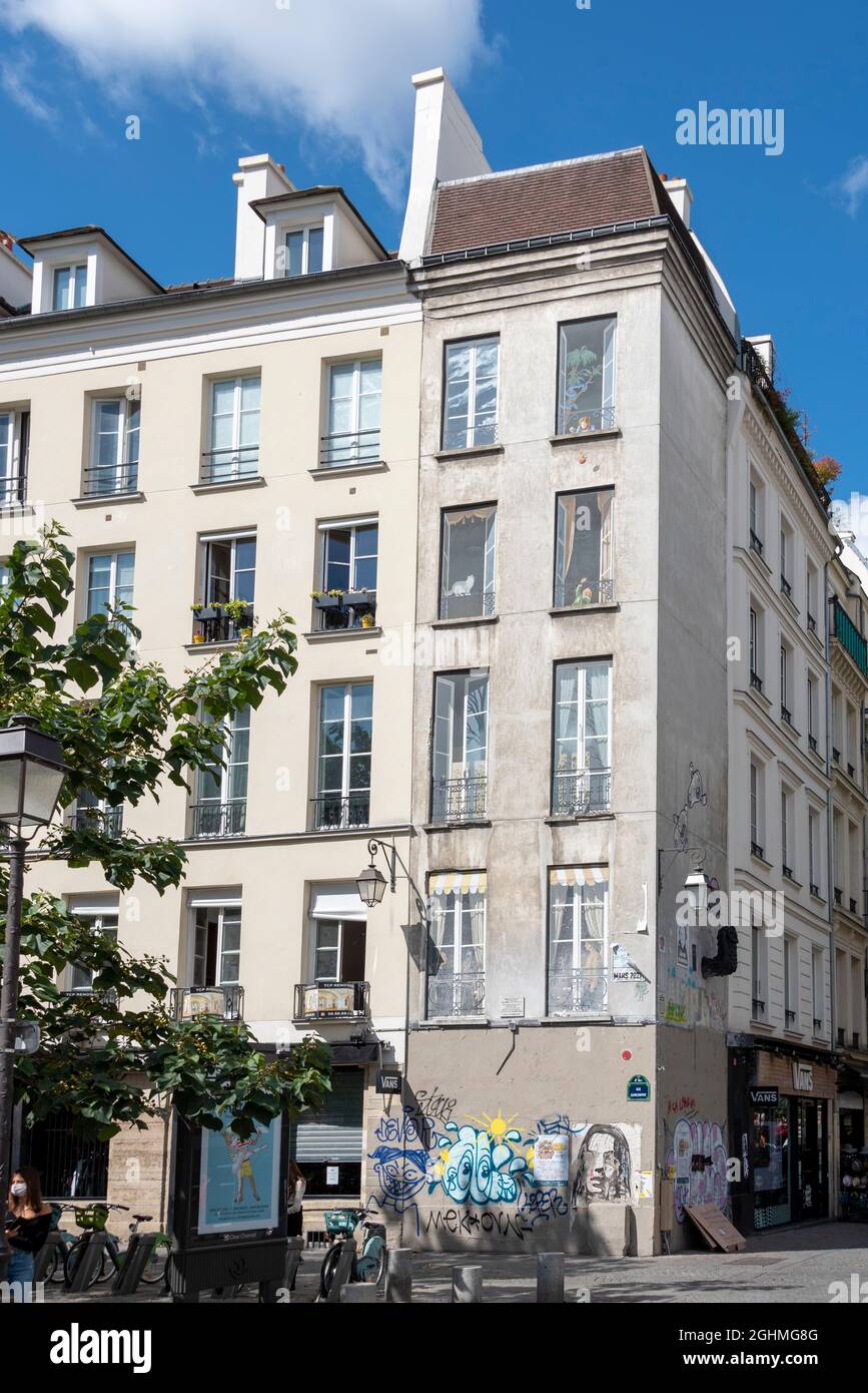 France, Paris, traditional homes in Paris Stock Photo - Alamy