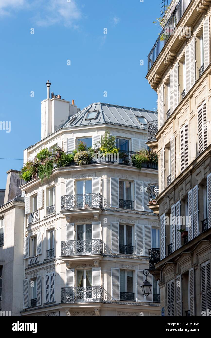 France, Paris, traditional homes in Paris Stock Photo - Alamy