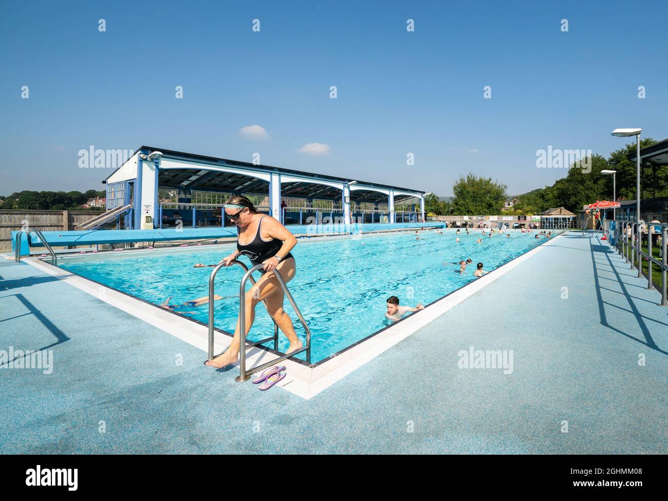 Hathersage swimming pool hi-res stock photography and images - Alamy