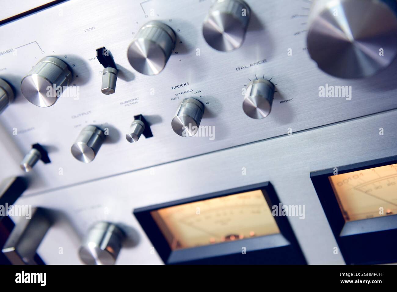 Vintage audiophile hi-res stock photography and images - Alamy