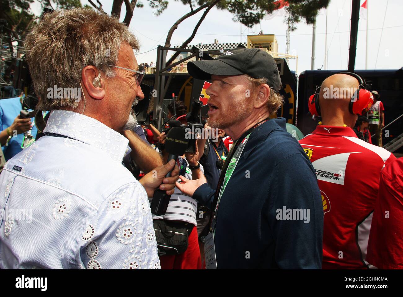 (L to R): Eddie Jordan (IRE) BBC Television Pundit with Ron Howard (USA ...