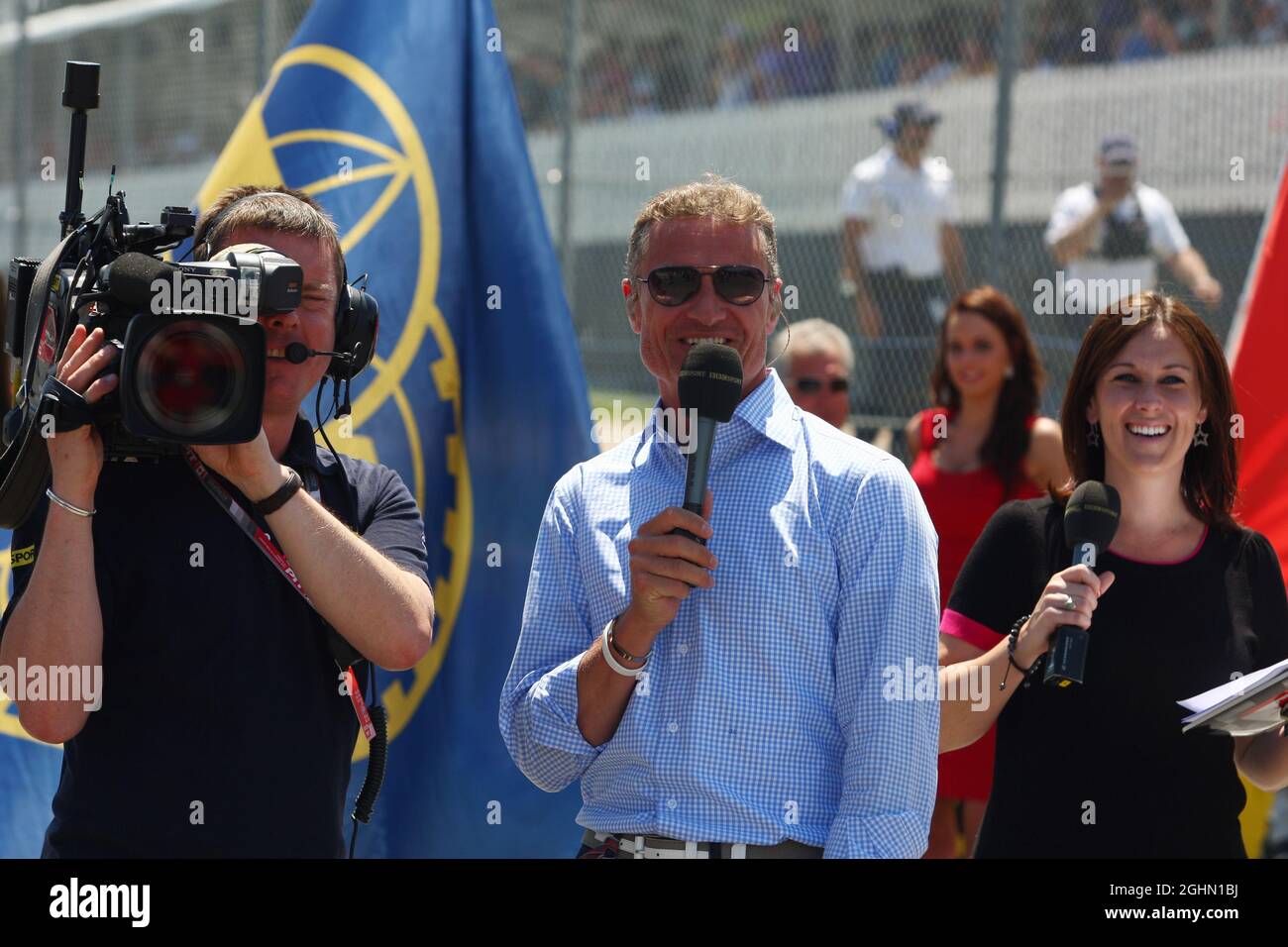 F1 presenter on grid hi-res stock photography and images - Alamy