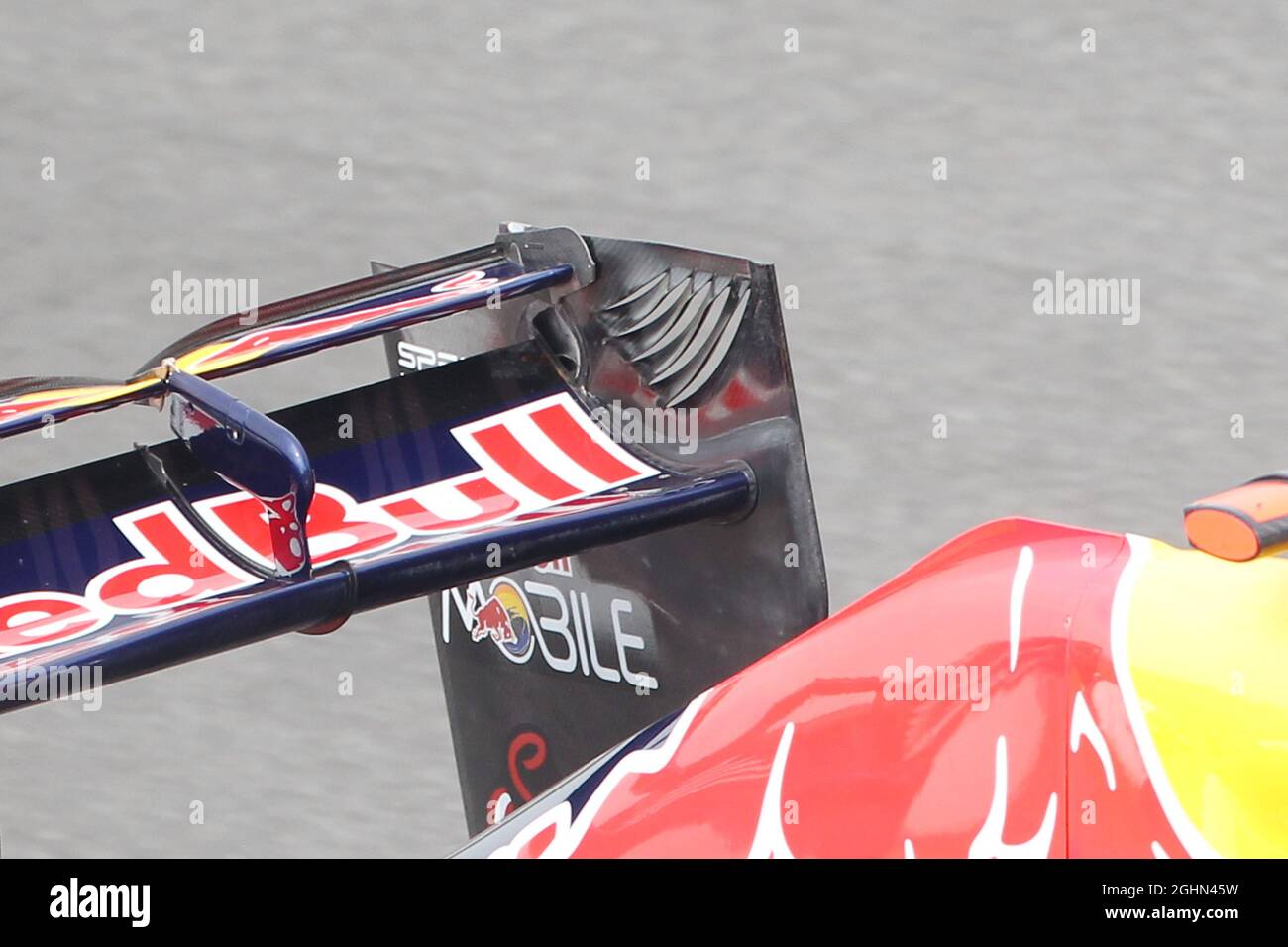 The hole in the rear wing of Sebastian Vettel (GER), Red Bull Racing ...