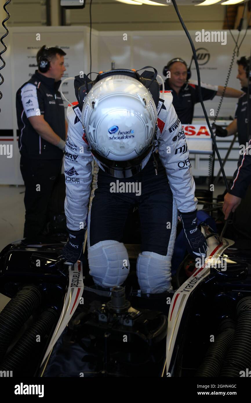 Susie Wolff (GBR), drives the Williams FW33 17.10.2012. Williams F1 ...