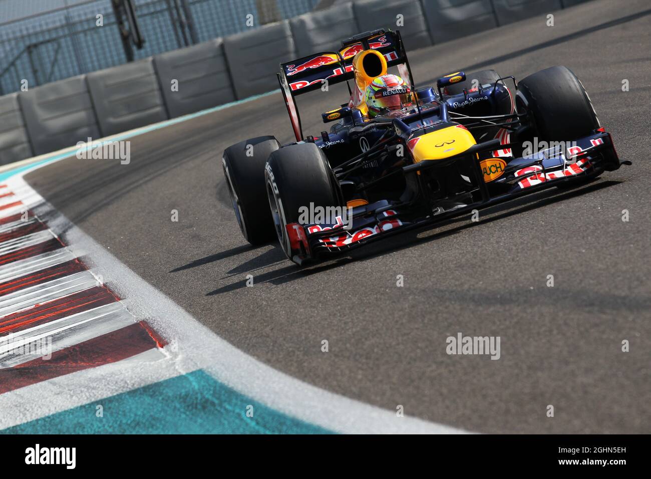 Robin Frijns (NLD) Red Bull Racing RB8 Test Driver. 08.11.2012. Formula ...