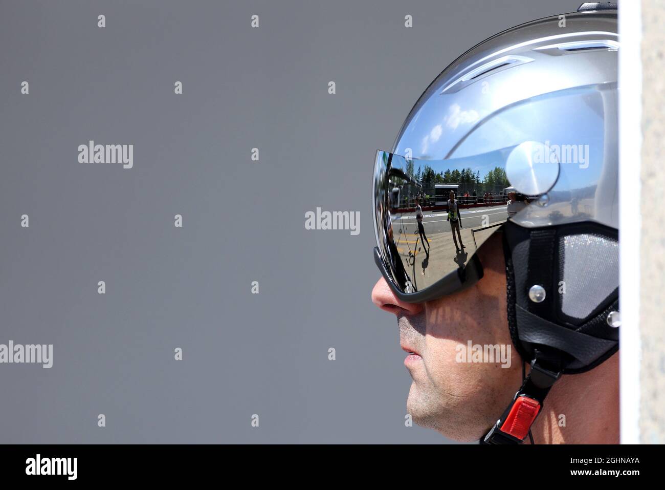 Mclaren formula one mechanic hi-res stock photography and images - Alamy