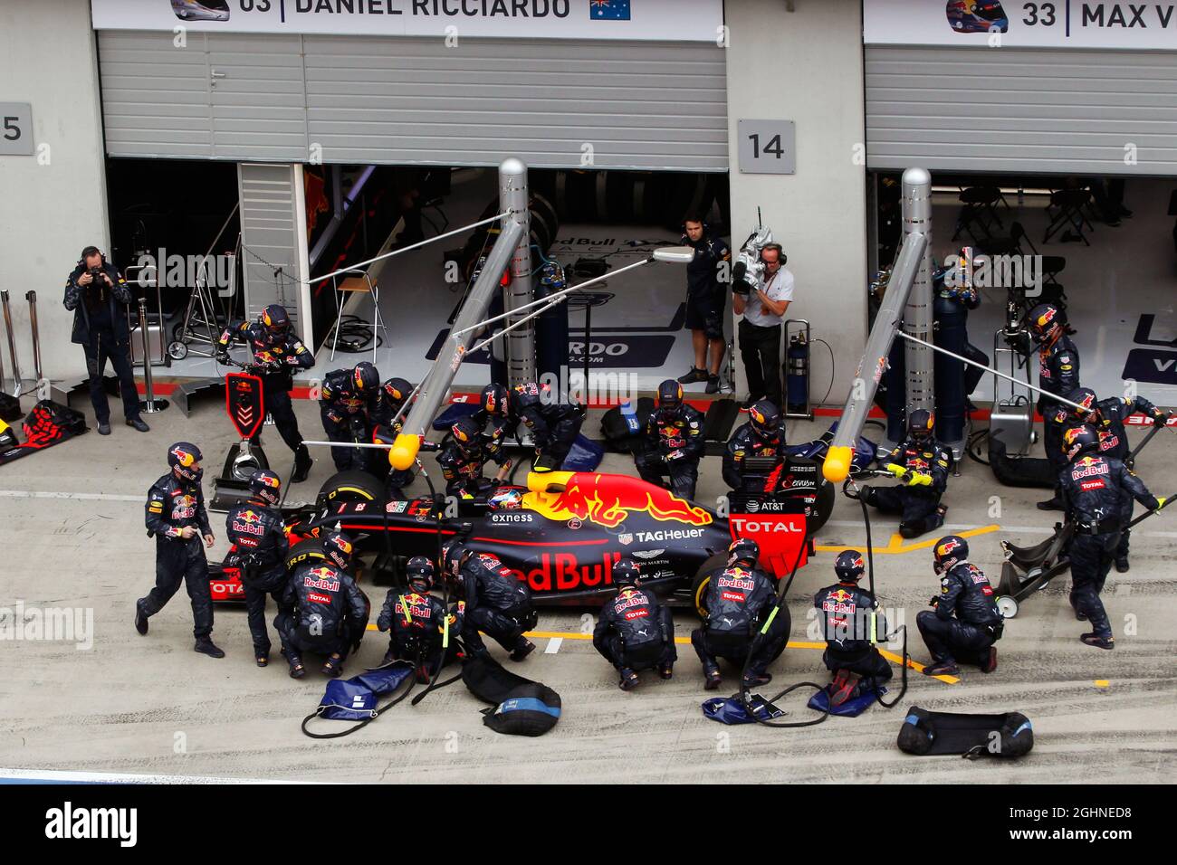 Formula 1 pit stop verstappen hi-res stock photography and images - Alamy