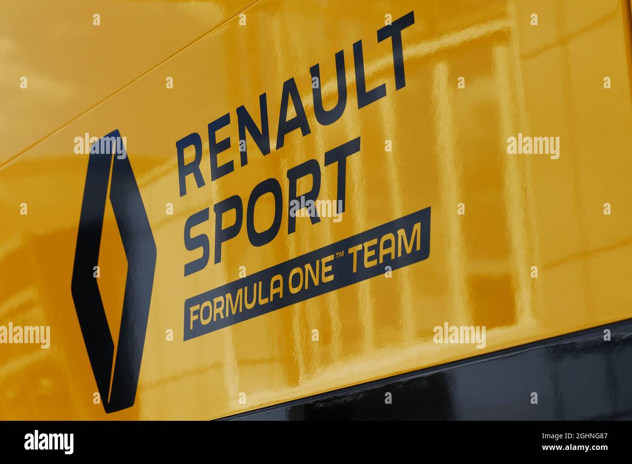 Renault sport f1 team logo hi-res stock photography and images - Alamy