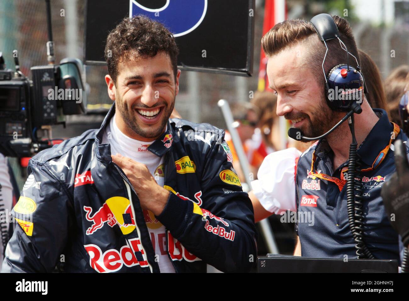 Red bull racing simon rennie hi-res stock photography and images - Alamy