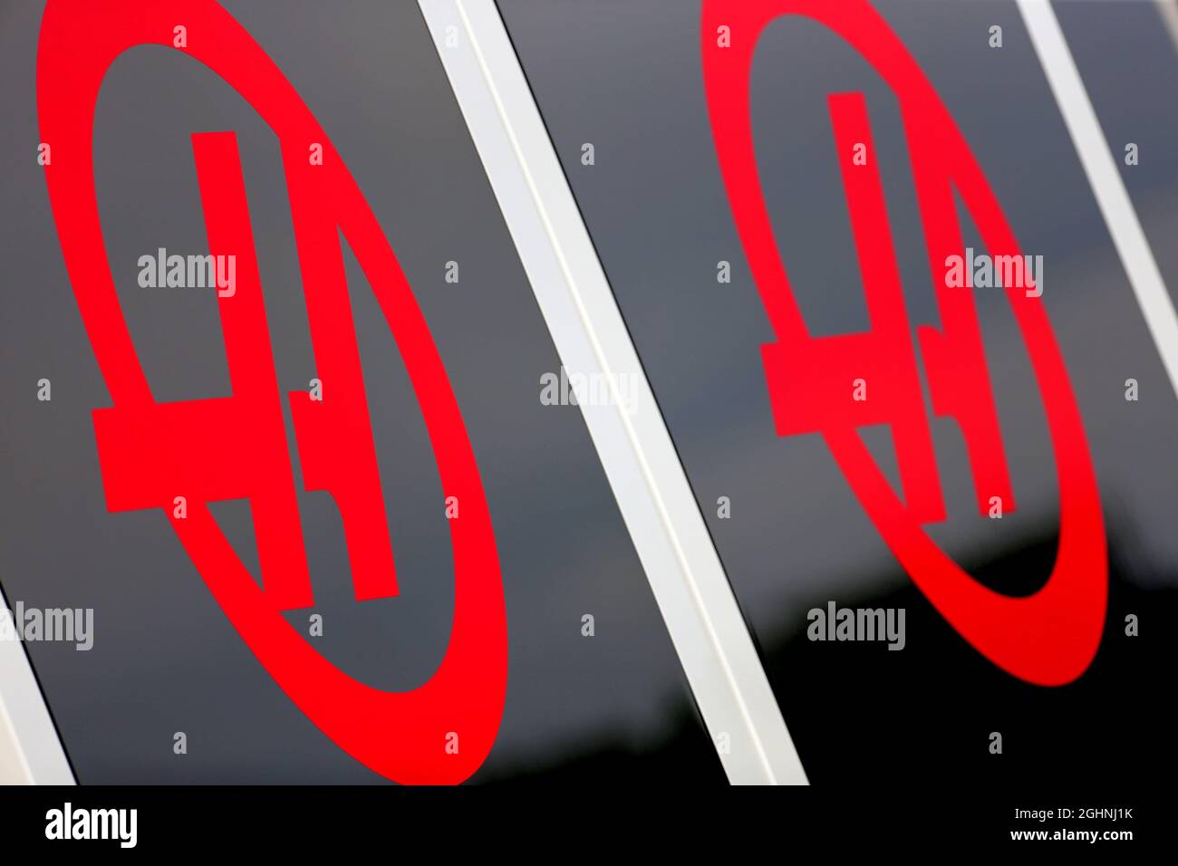 Haas f1 team logo hi-res stock photography and images - Alamy