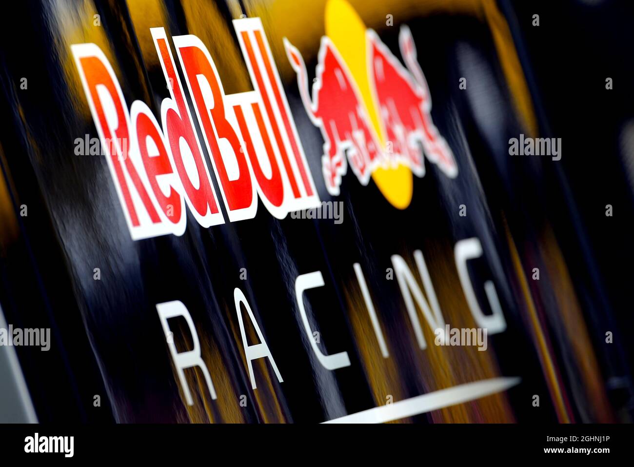 Red bull racing logo hi-res stock photography and images - Alamy