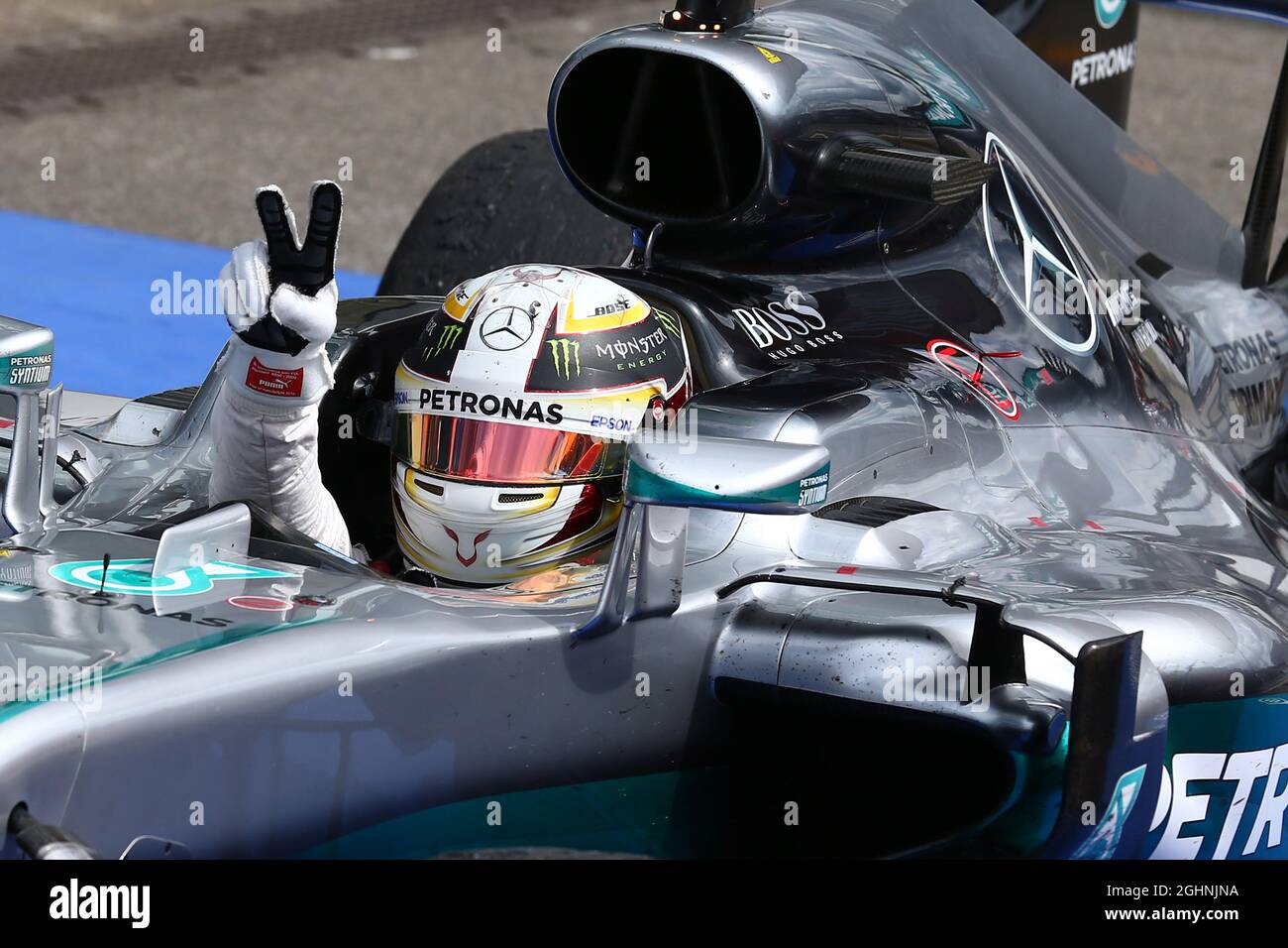 Rw Lewis Hamilton (GBR) Mercedes AMG F1 W07 Hybrid celebrates in parc ...