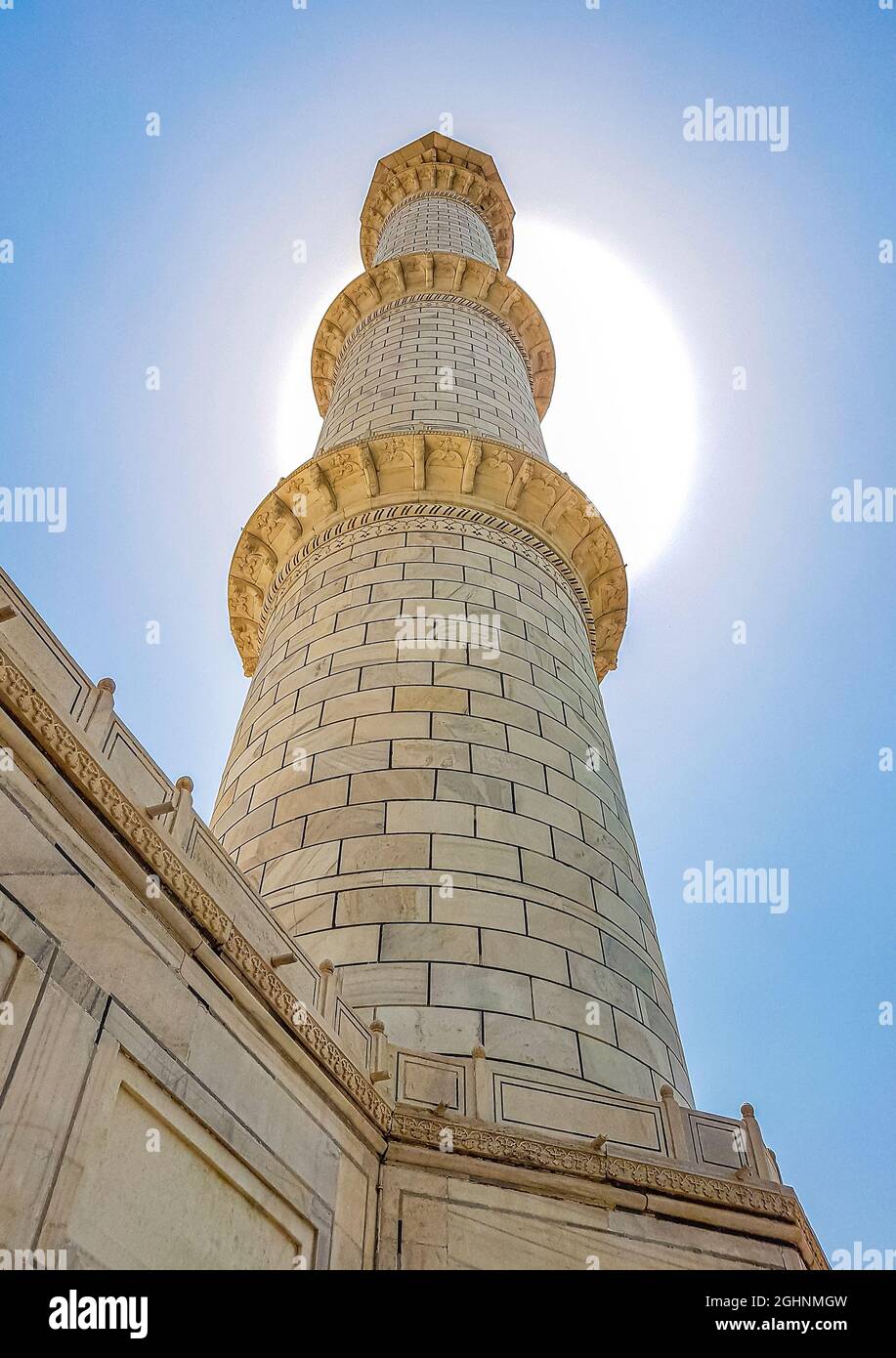 Taj Mahal in Agra India Mogul marble mausoleum tower in the sun amazing ...