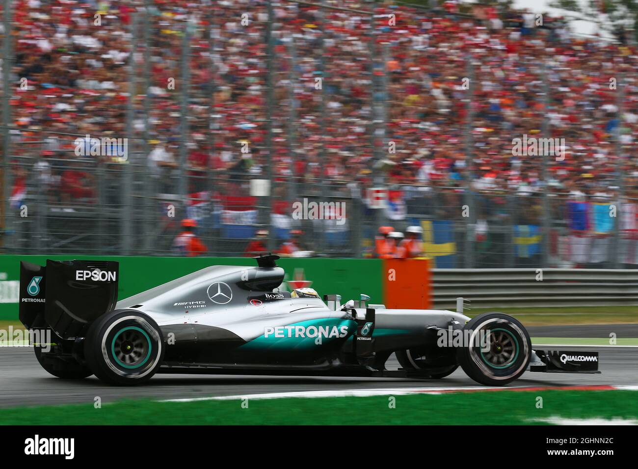 Mercedes amg f1 w07 hybrid of lewis hamilton hi-res stock photography ...