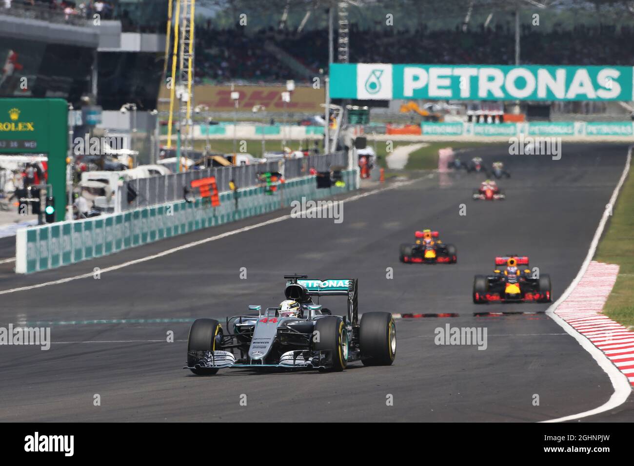 Lewis Hamilton (GBR) Mercedes AMG F1 W07 Hybrid. 02.10.2016. Formula 1 ...